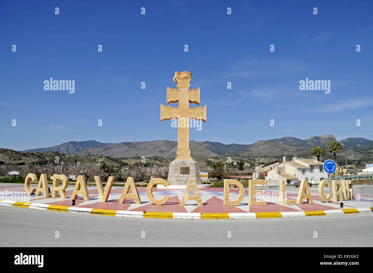 Rond point avec symbole Banque de photographies et d’images à haute ...