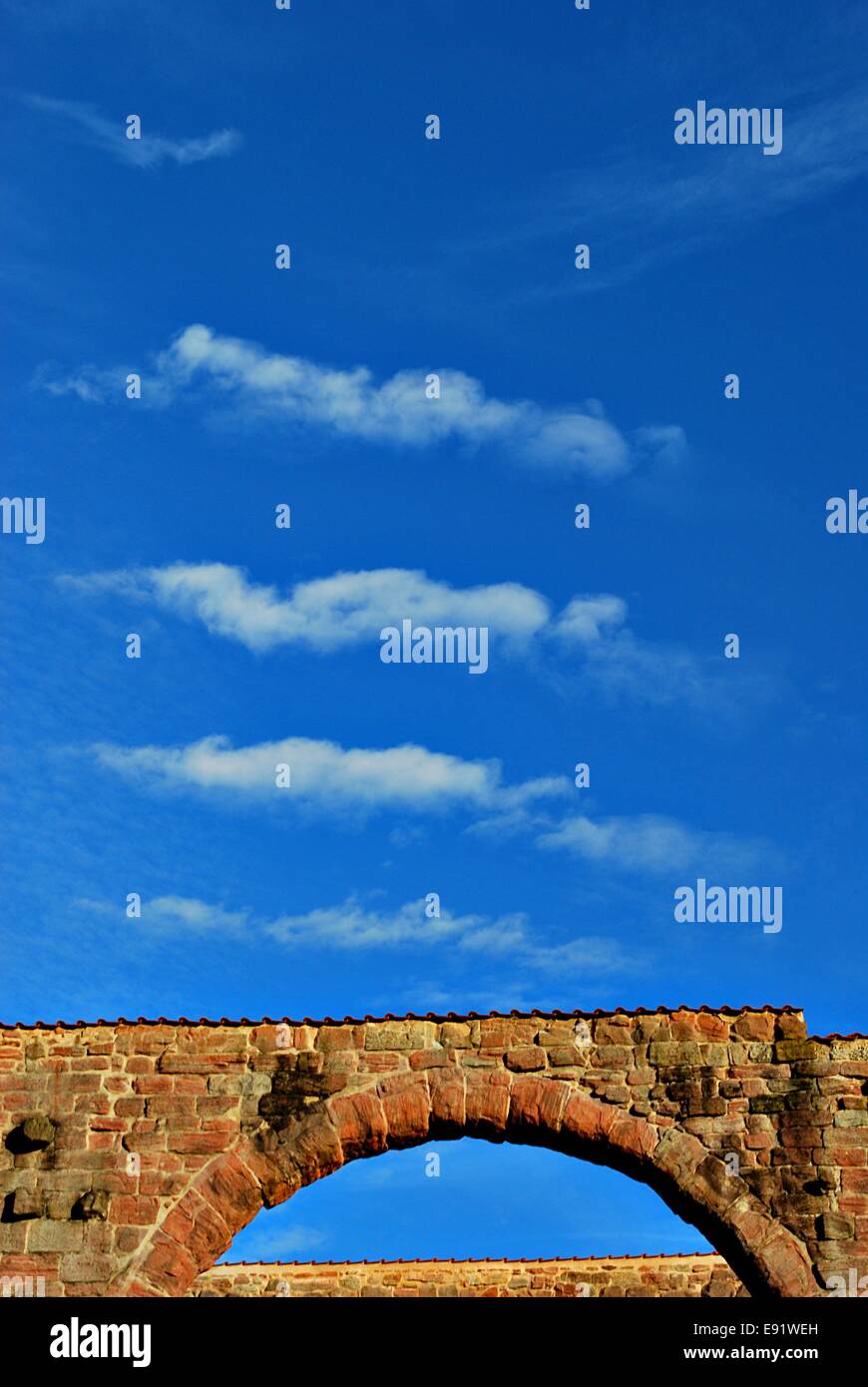 Arc en plein cintre Banque de photographies et d’images à haute ...