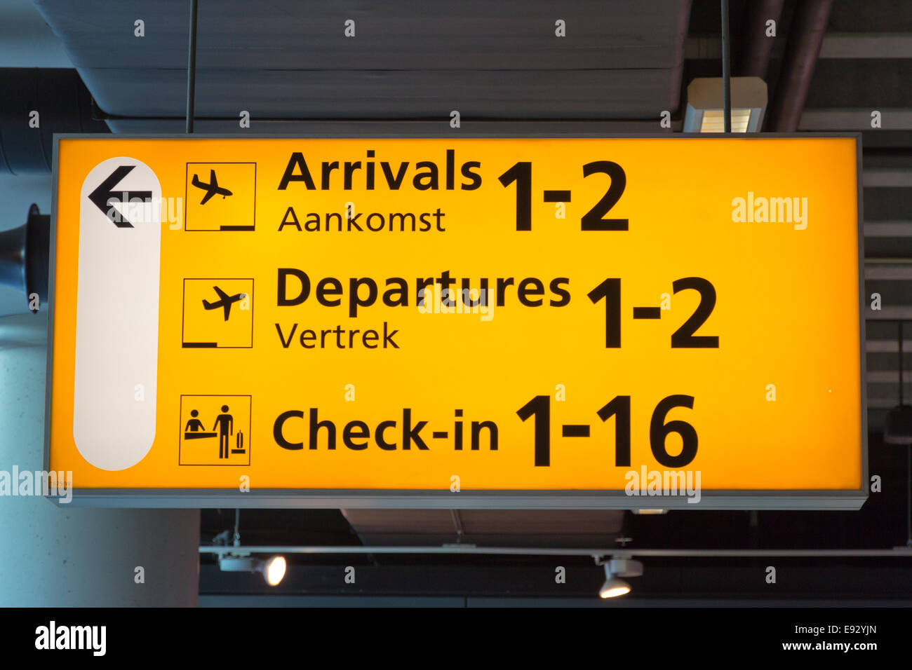 Airport information sign Banque de photographies et d’images à haute ...