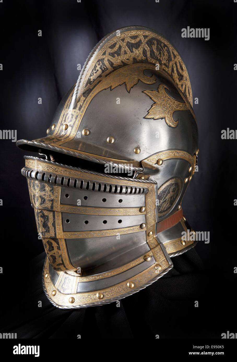 Casque de chevalier Banque de photographies et d’images à haute ...