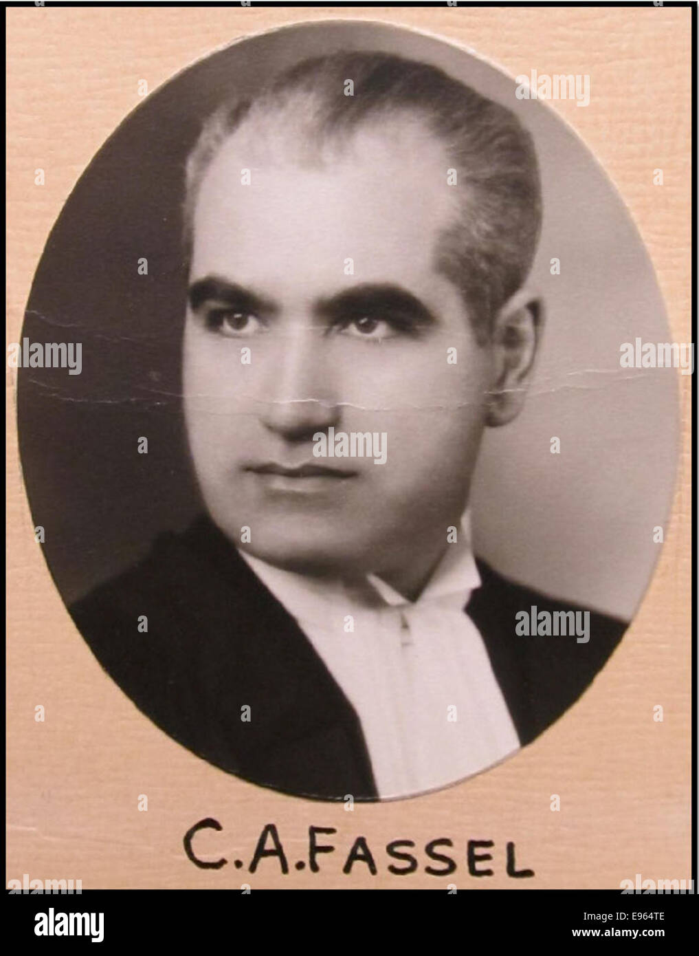 Portrait de Charles Anthony Fassel, diplômé en 1945 de la Osgoode Hall ...