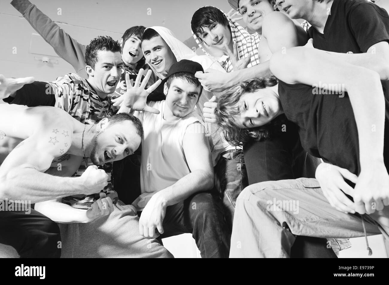 Groupe de gangs adolescents Banque de photographies et d’images à haute ...