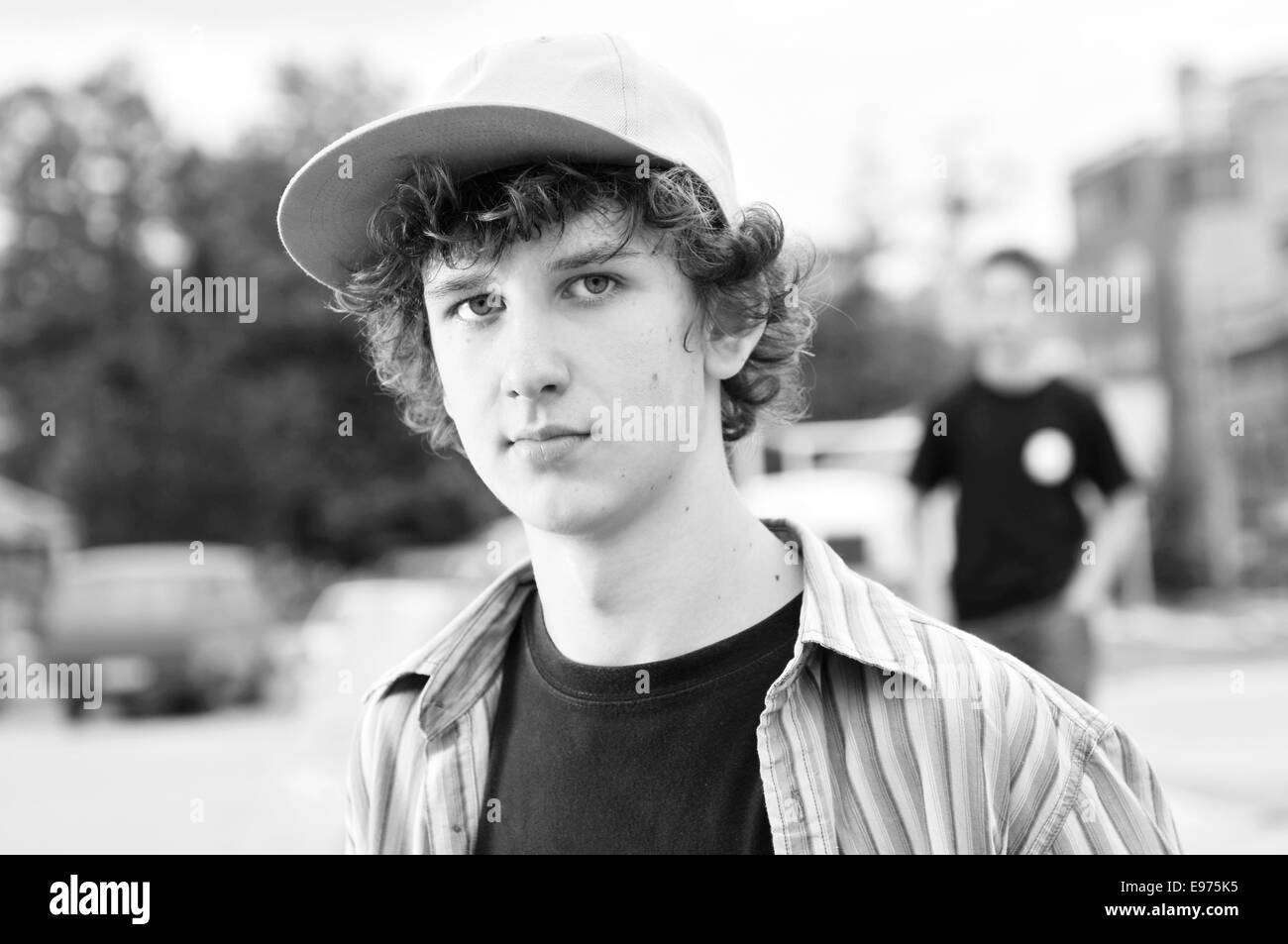 Teen boy model Banque d'images noir et blanc - Alamy