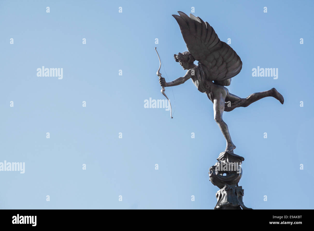 Cupidon et eros Banque de photographies et d’images à haute résolution ...