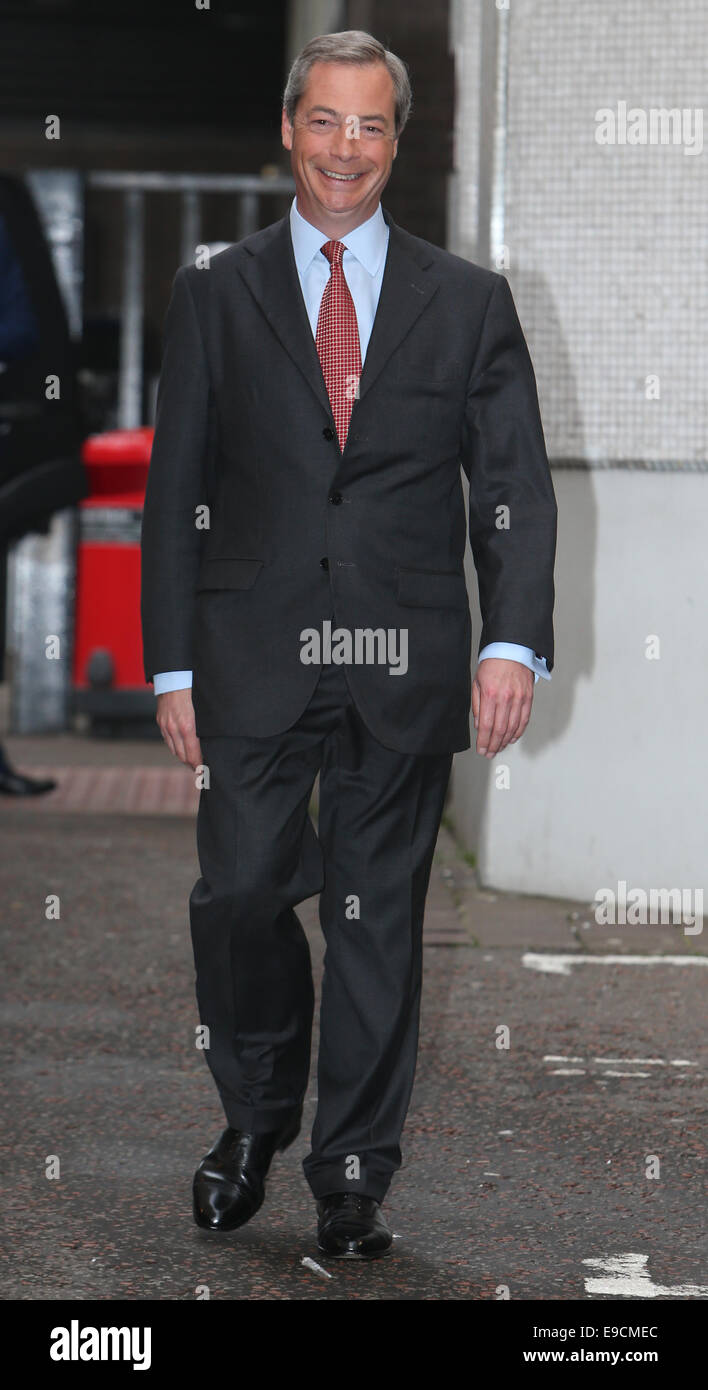 Nigel farage devant les studios itv avec Banque de photographies et d ...
