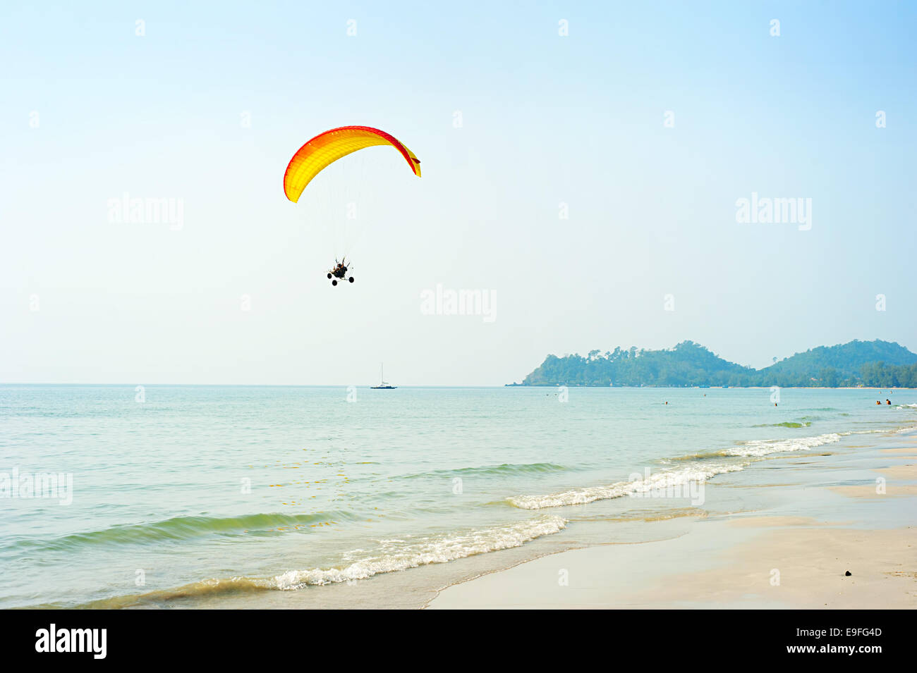 Un homme parapente Banque de photographies et d’images à haute ...