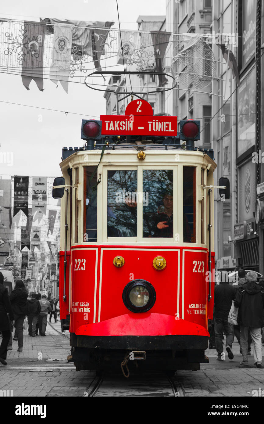 Tram voiture tramway rouge Banque de photographies et d’images à haute ...