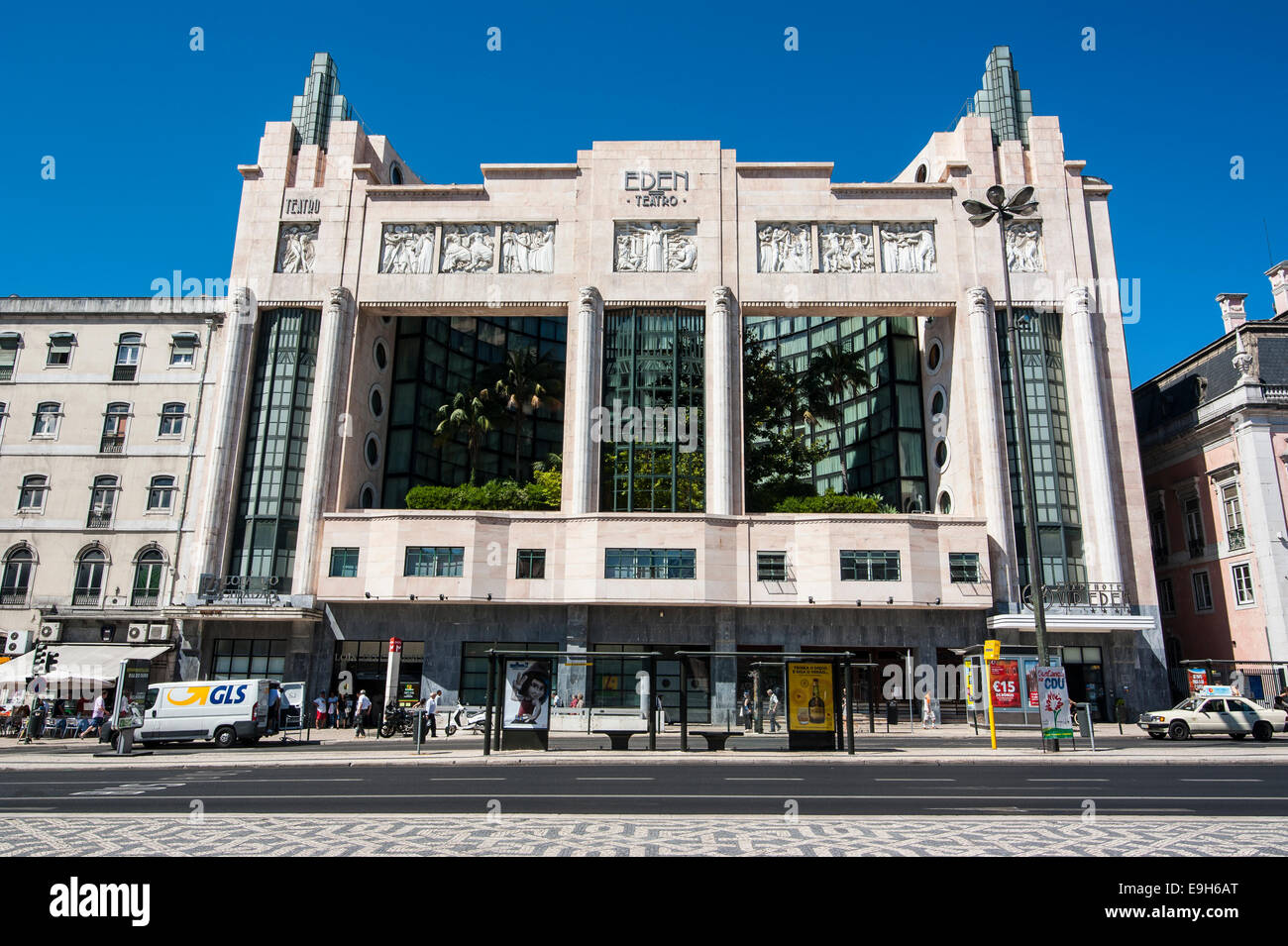 Vieux bâtiment lisbonne Banque de photographies et d’images à haute ...