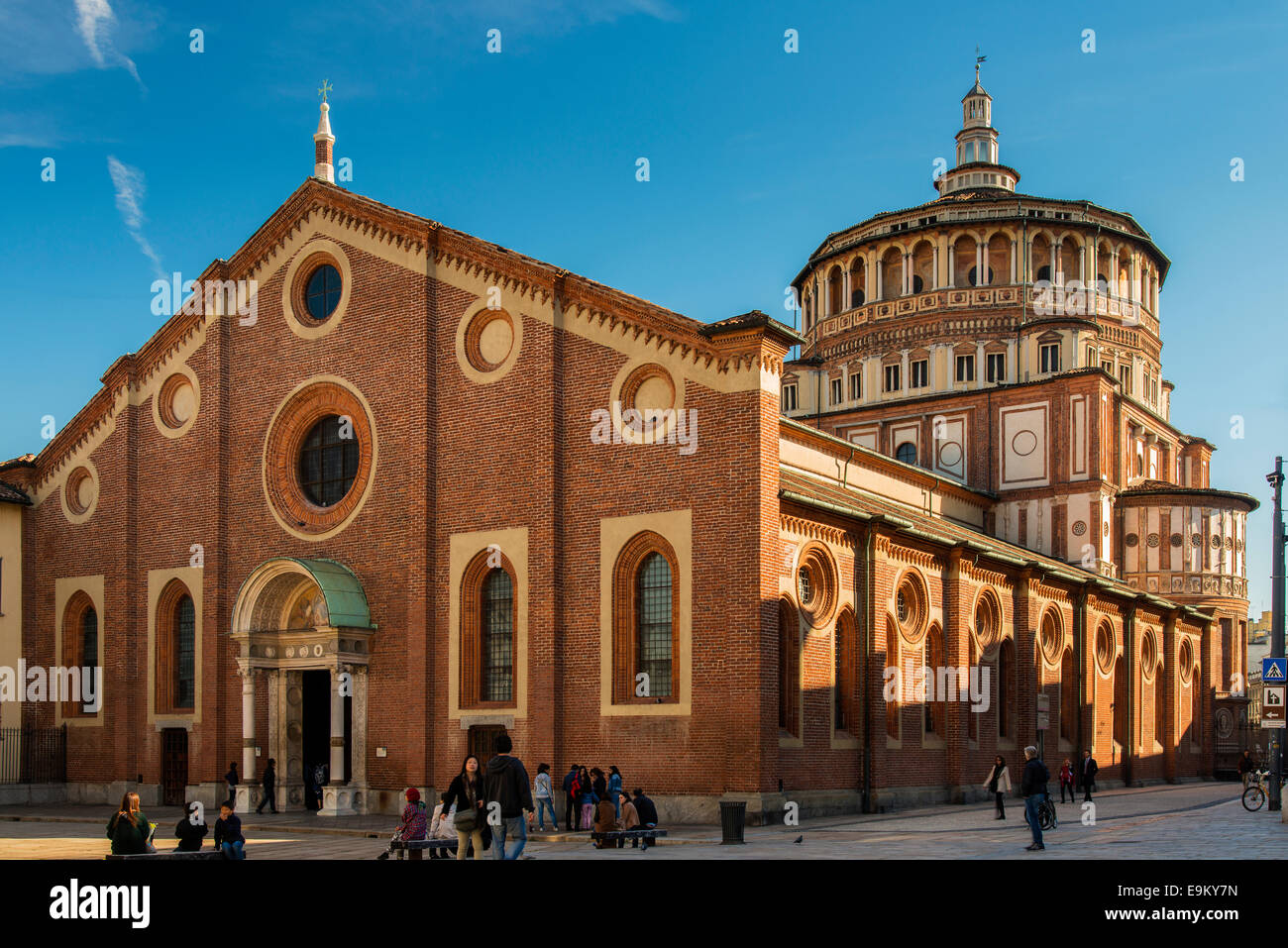 Façade de l'église Santa Maria delle Grazie, Milan, Lombardie, Italie ...