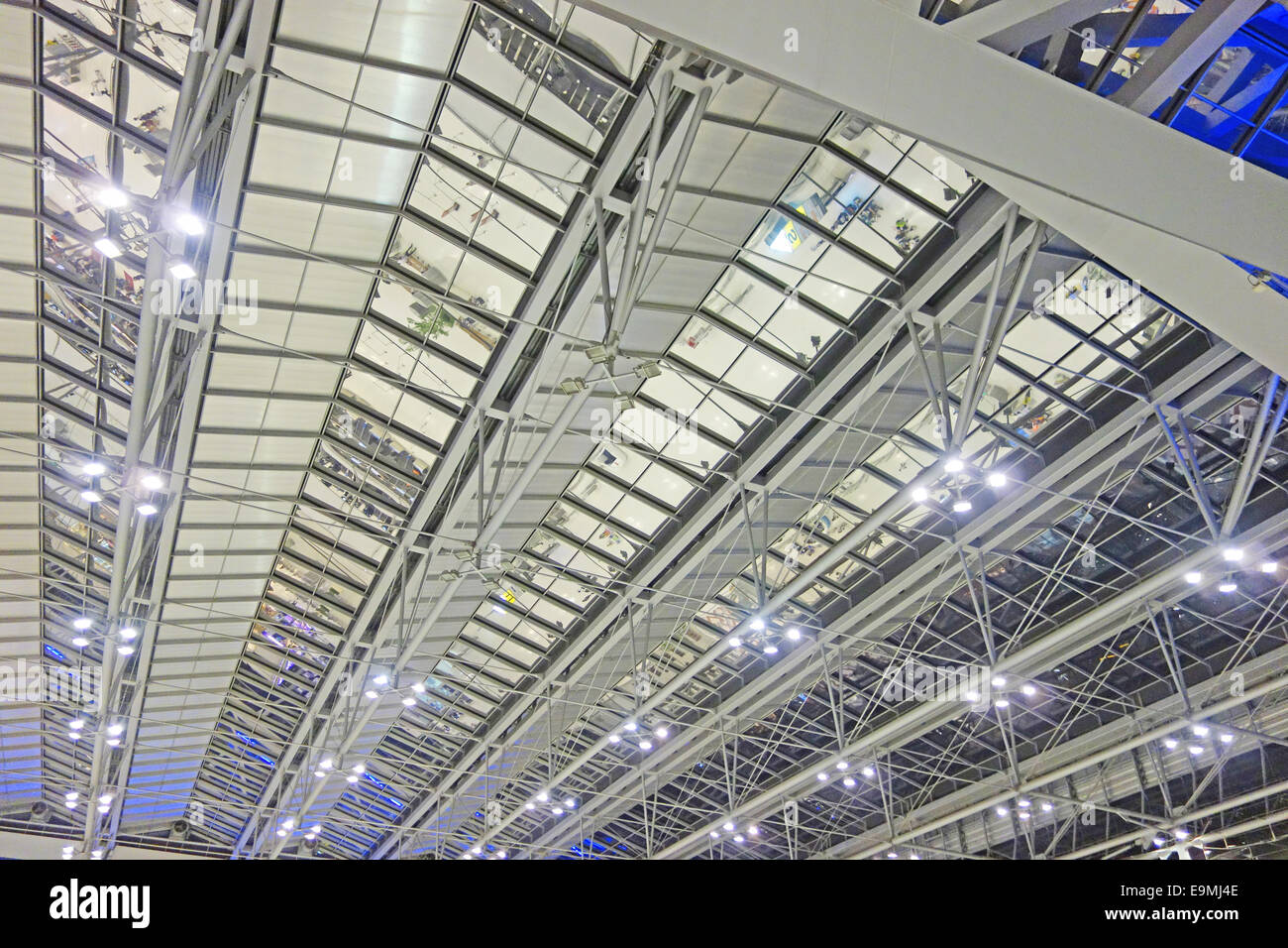 Plafond moderne Banque de photographies et d’images à haute résolution ...