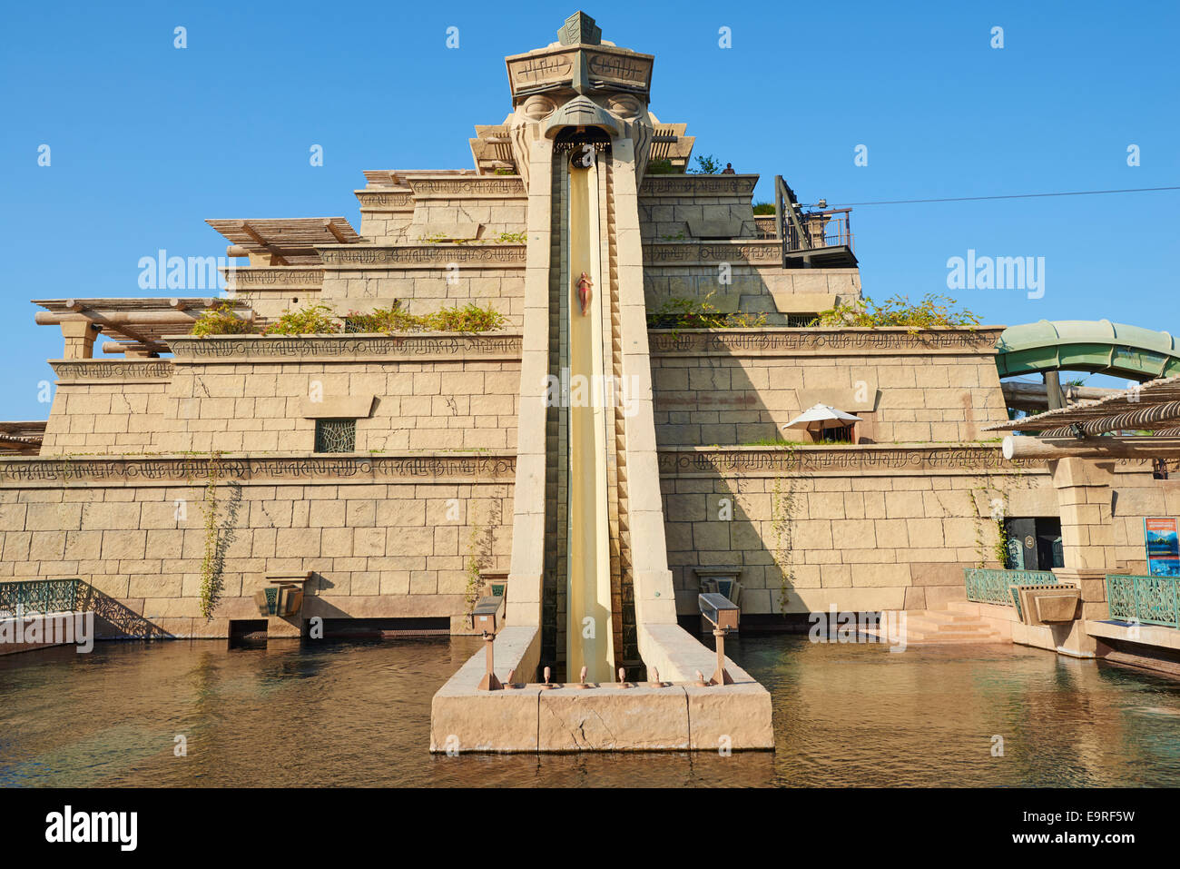 La tour de Neptune à l'eau du parc aquatique Aquaventure l'Hôtel ...