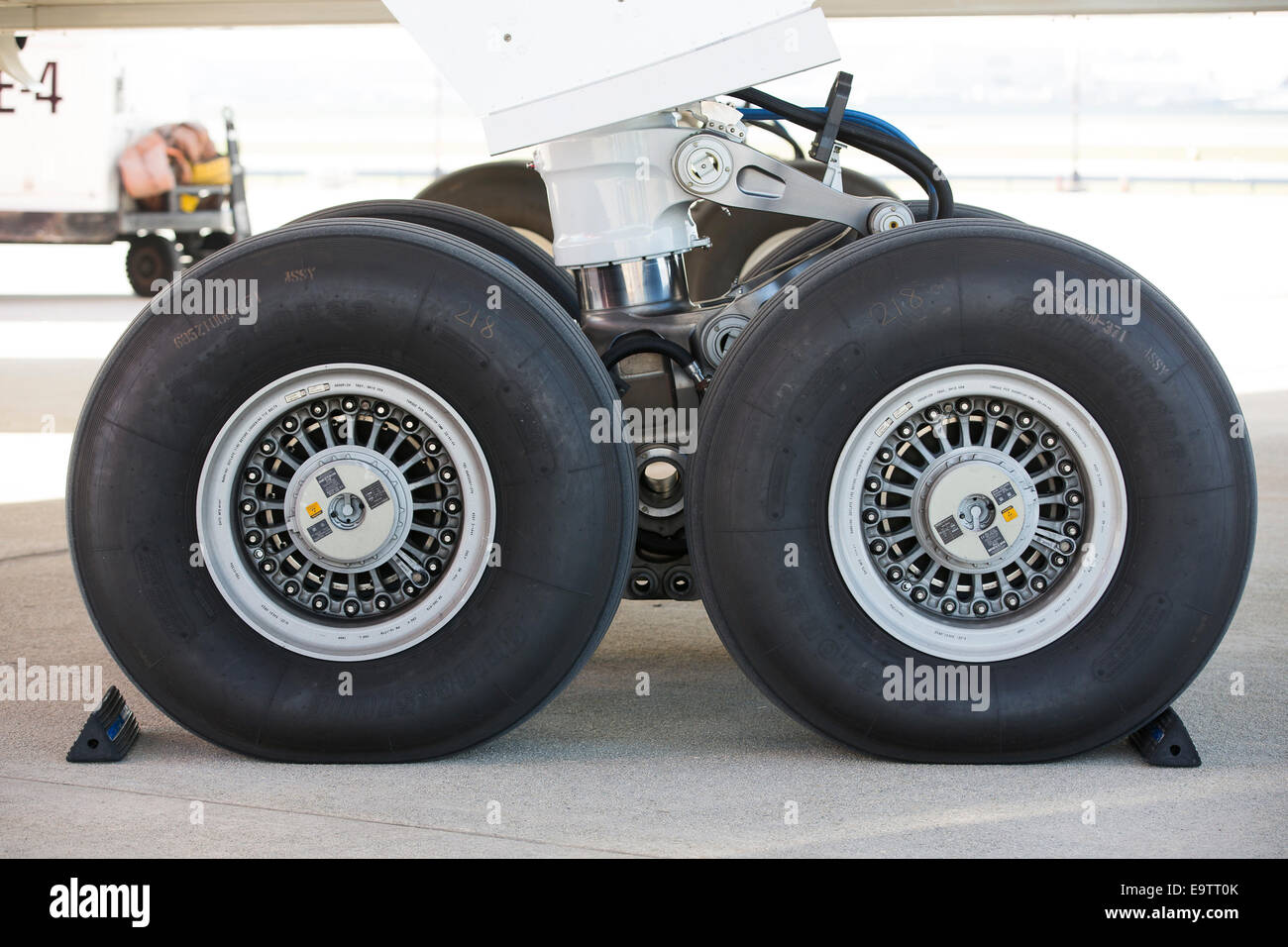 Boeing 787 dreamliner landing gear Banque de photographies et d’images ...