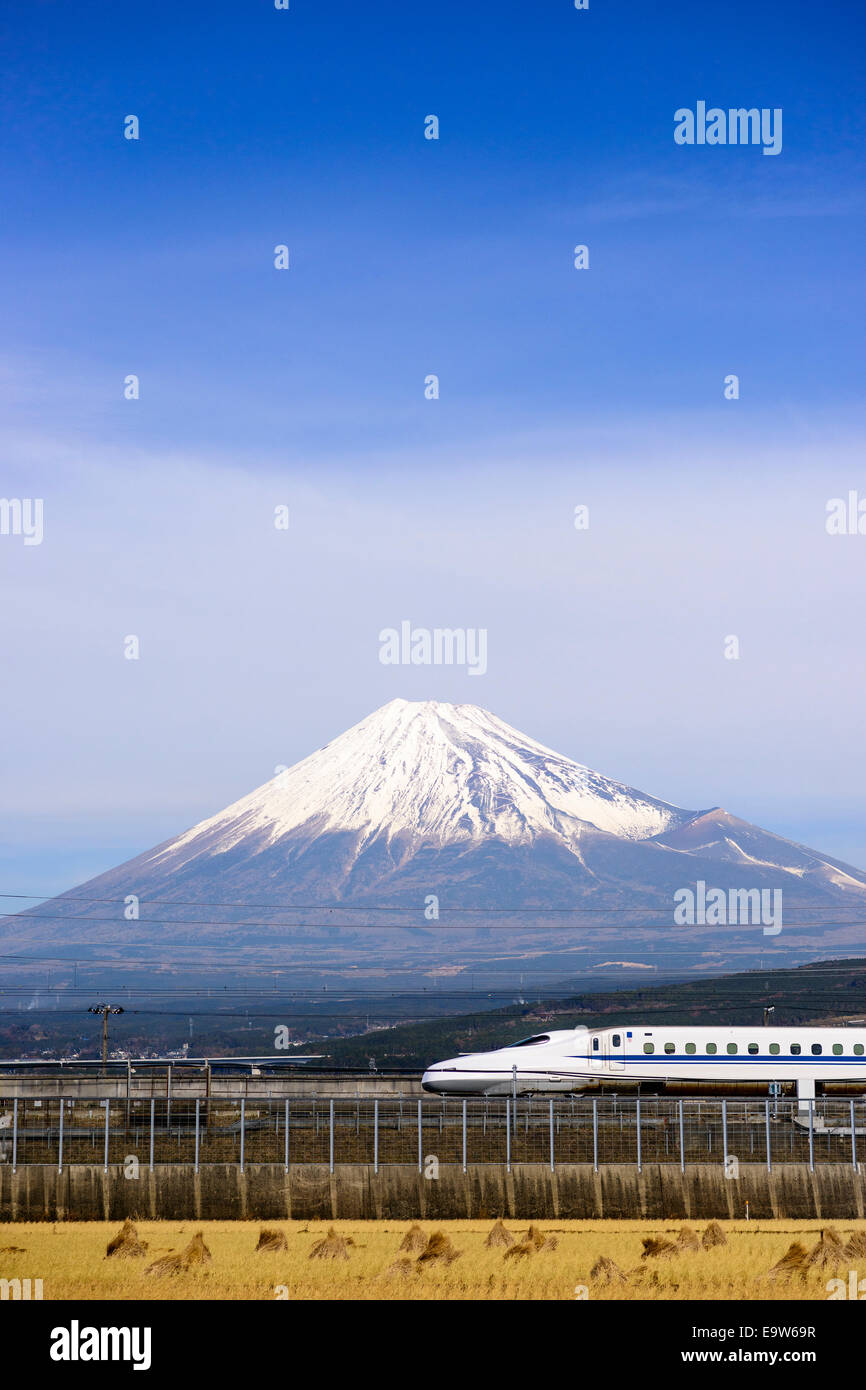 Vertical view mount fuji Banque de photographies et d’images à haute ...