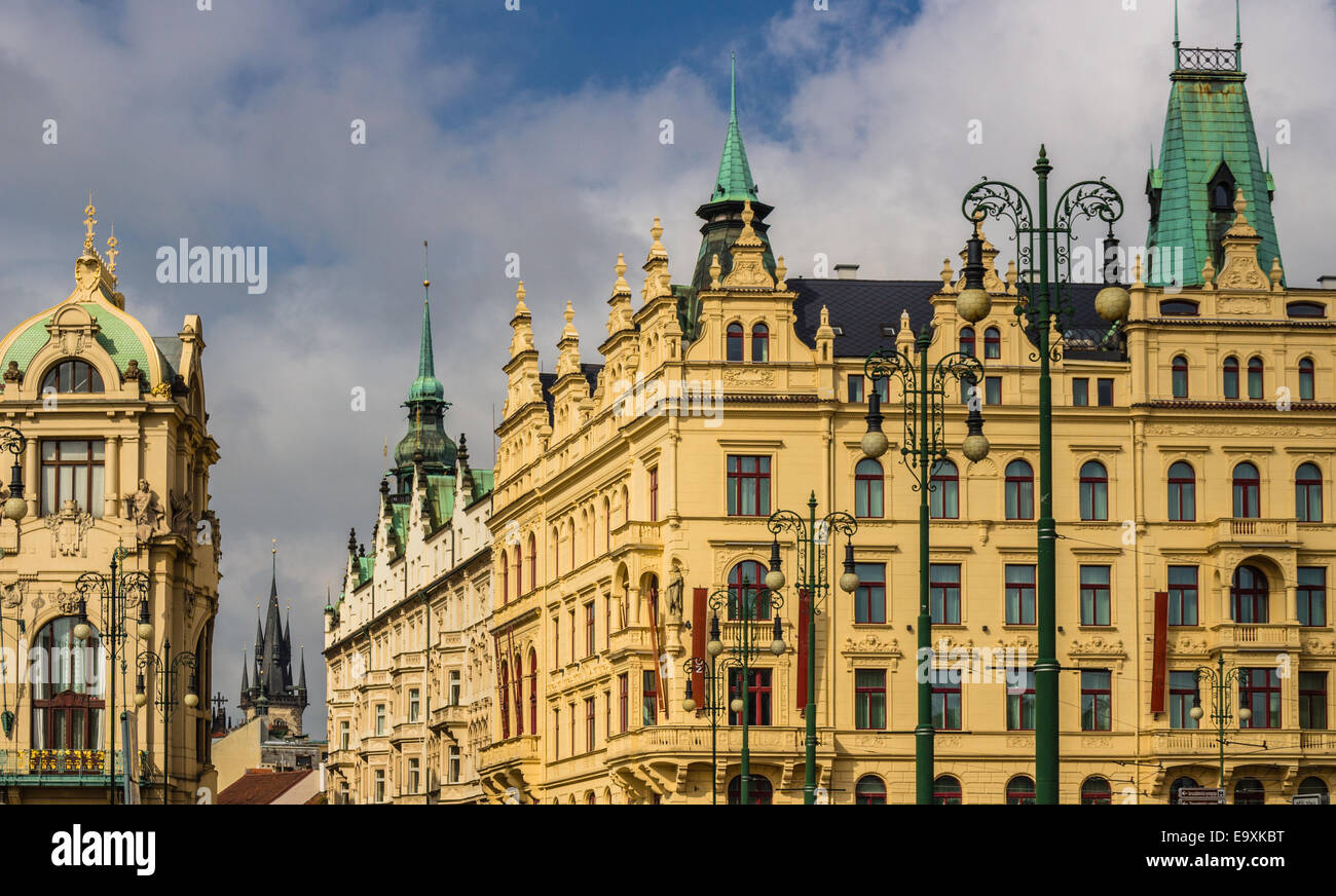 Les bâtiments et les habitations dans le centre historique de Prague ...