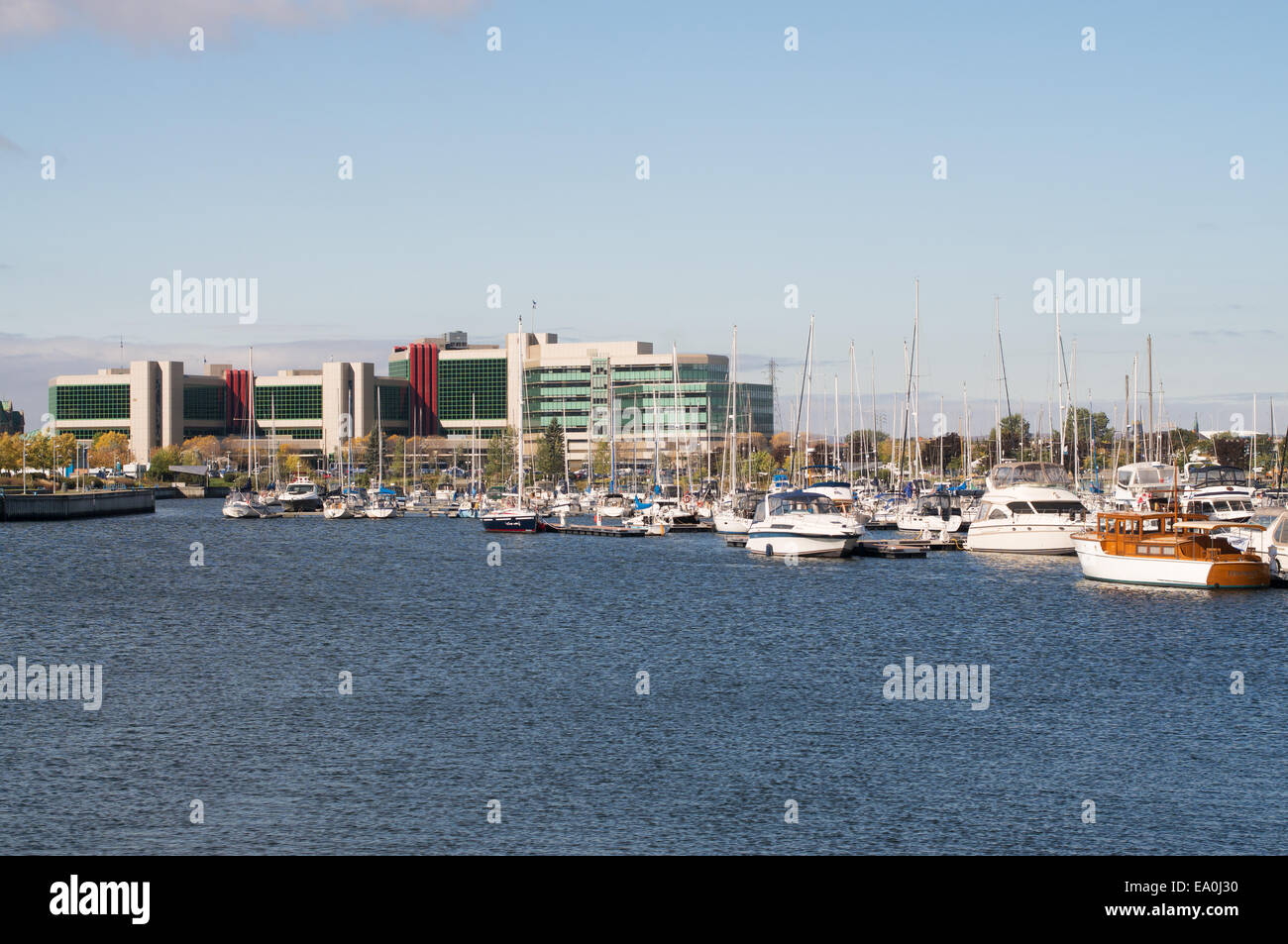 Bureaux de la marina Banque de photographies et d’images à haute ...