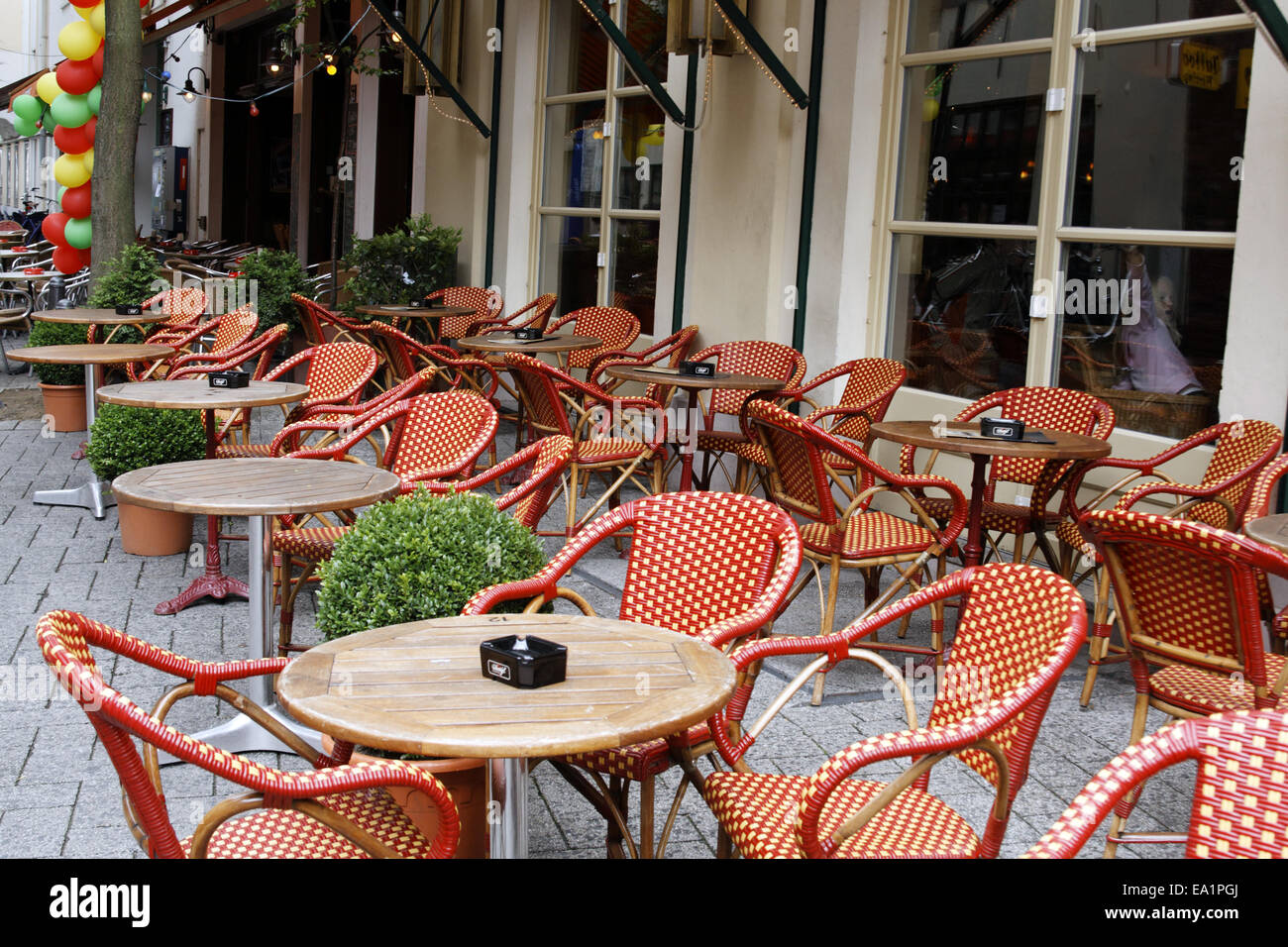 Aussen cafe Banque de photographies et d’images à haute résolution - Alamy