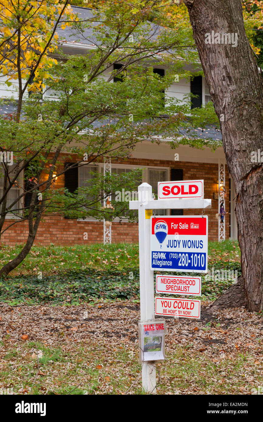 Maison vendue Banque de photographies et d’images à haute résolution ...