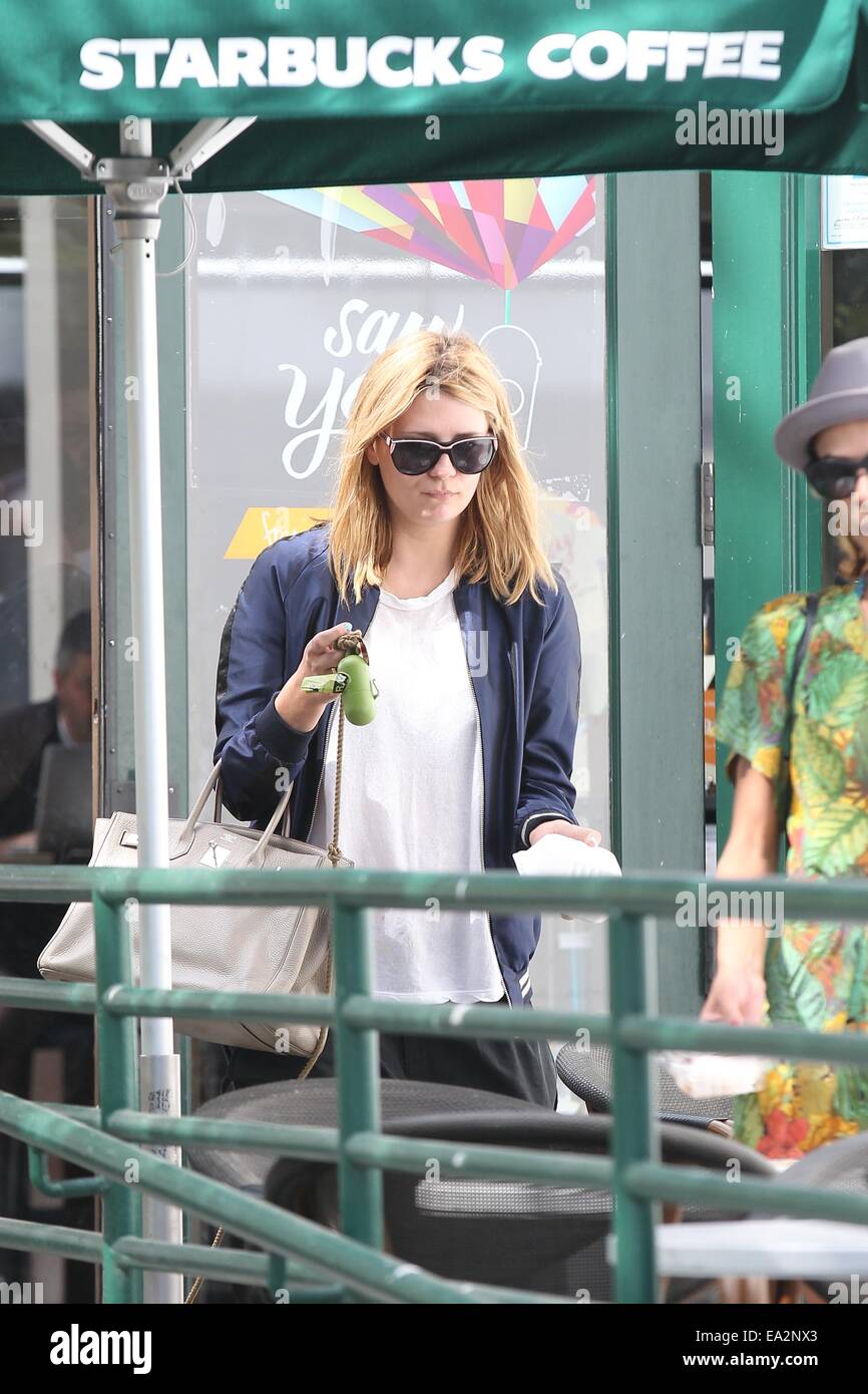 Mischa barton et ses amis Banque de photographies et d’images à haute ...