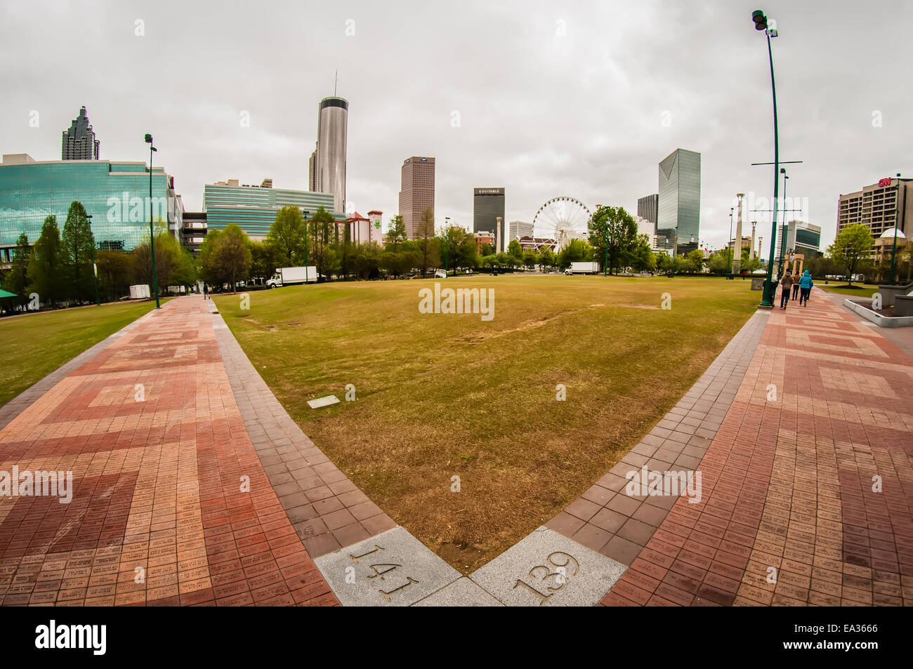 Grande roue du centre ville d'atlanta Banque de photographies et d ...