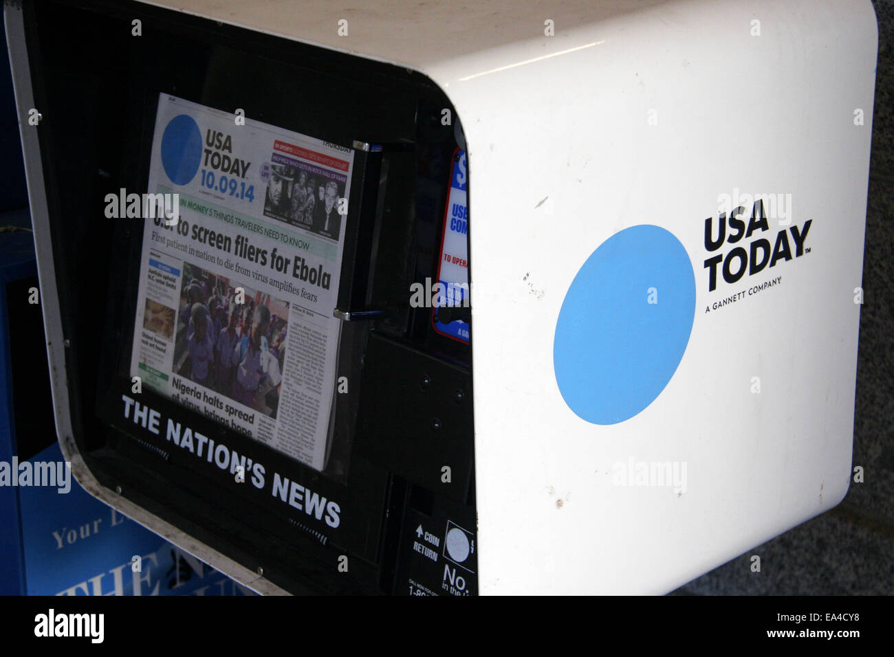 Distributeur de journaux Banque de photographies et d’images à haute ...