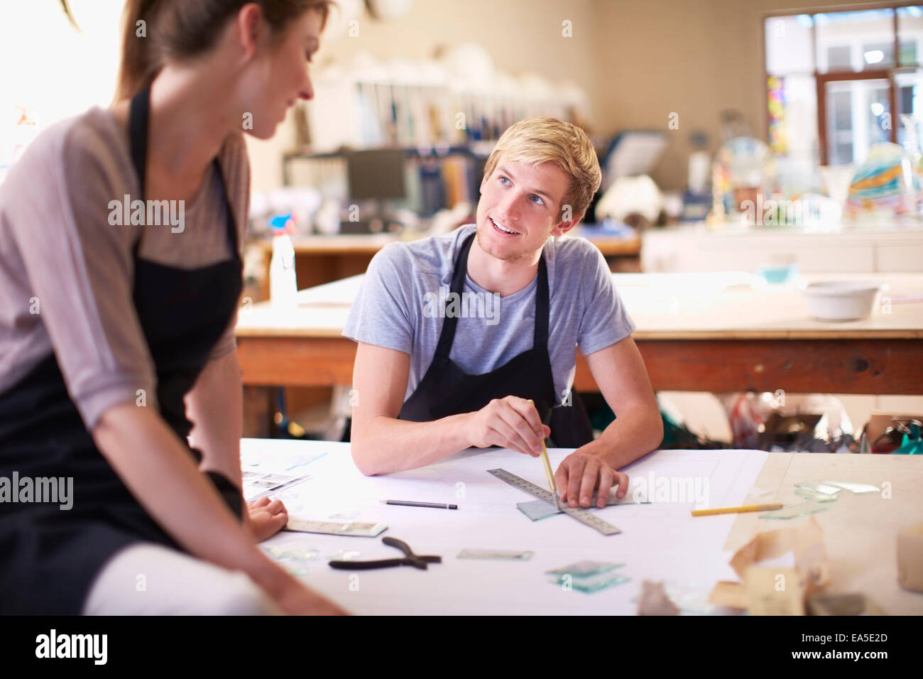 Fabrication de vitraux Banque de photographies et d’images à haute ...