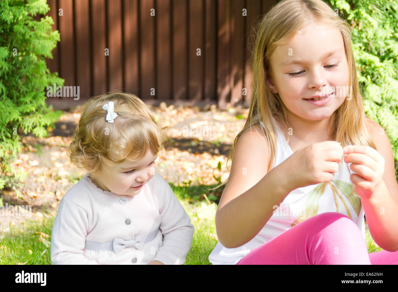 Six filles Banque de photographies et d’images à haute résolution - Alamy