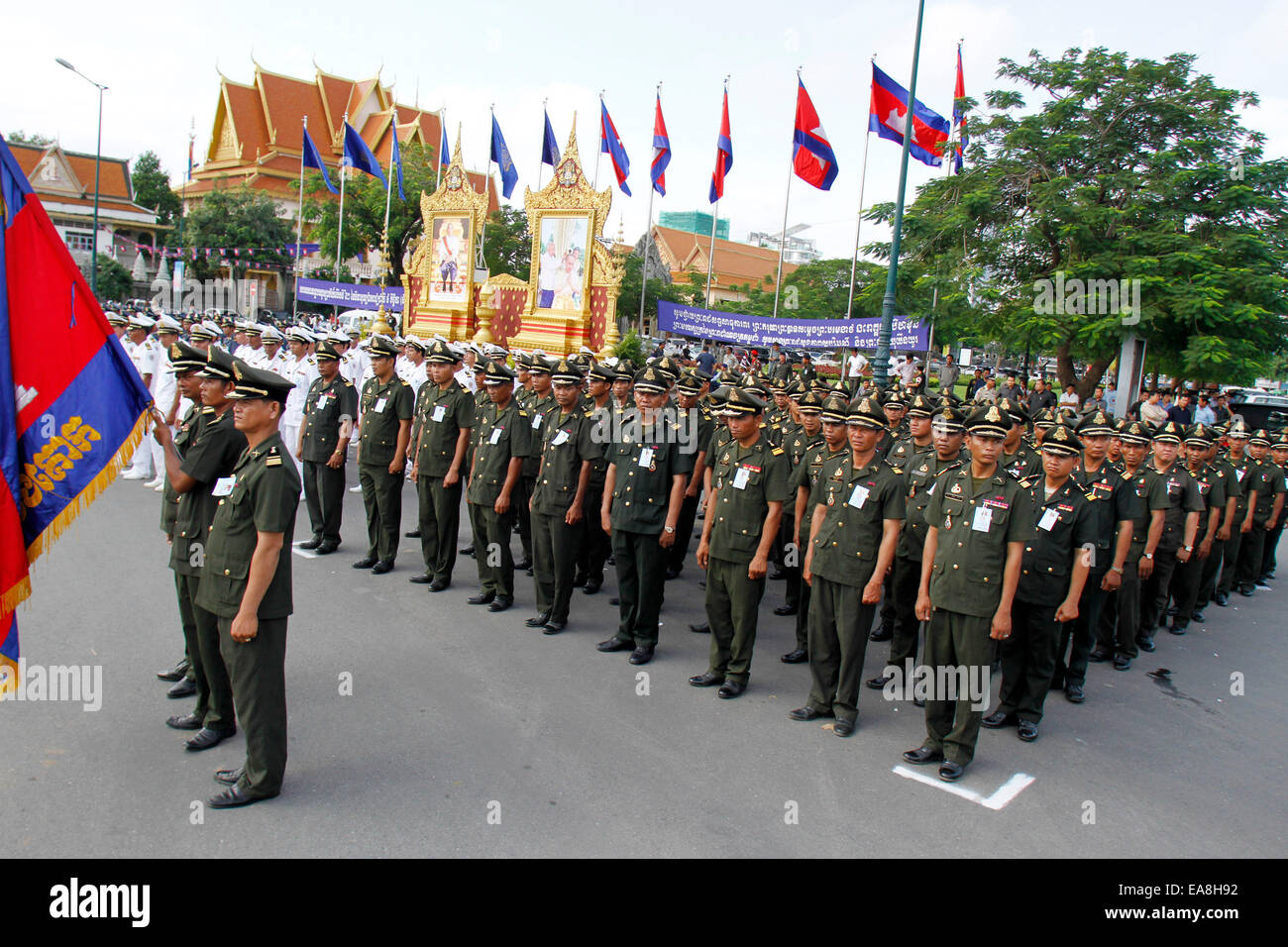 Cambodian armed forces Banque de photographies et d’images à haute résolution - Alamy