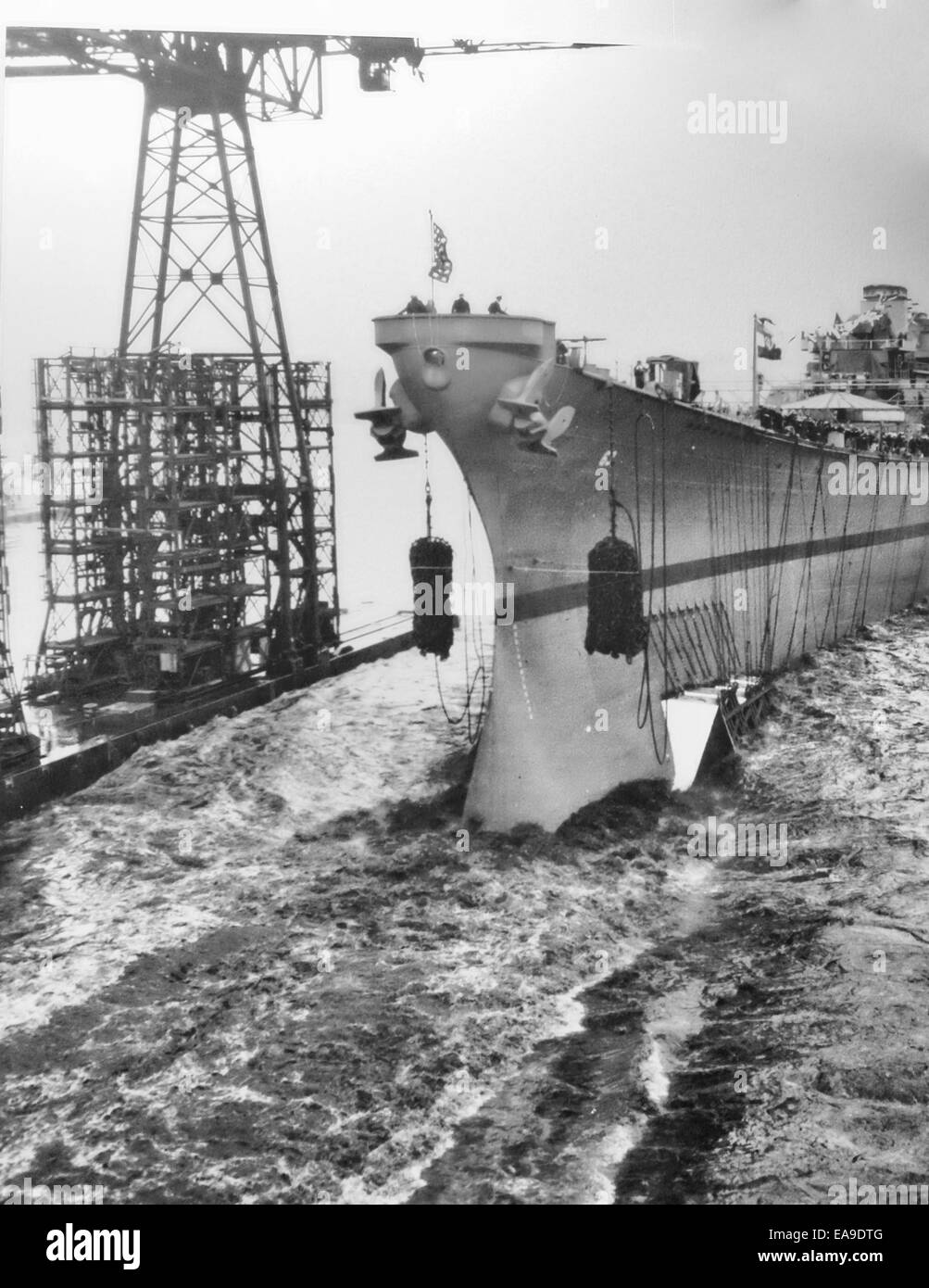 USS Missouri dans l'eau pour la première fois, en janvier 1944 Photo ...