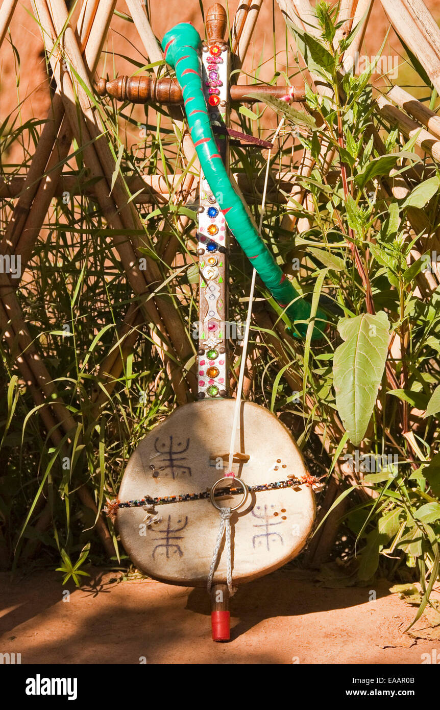 Traditional moroccan instrument Banque de photographies et d’images à ...