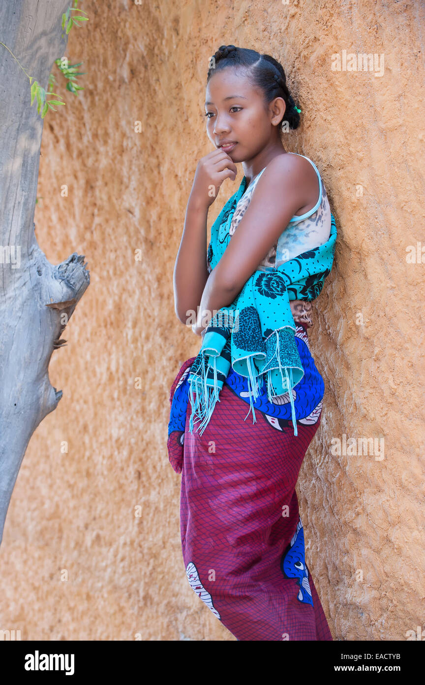 Jeune Fille Malgache 15 16 Ans Morondava La Province De Toliara Jeune Fille Malgache 15 16 Ans Morondava La Province De Toliara