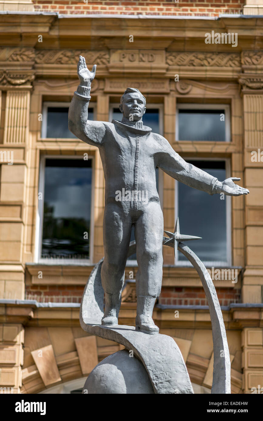 Zinc statue Banque de photographies et d’images à haute résolution - Alamy
