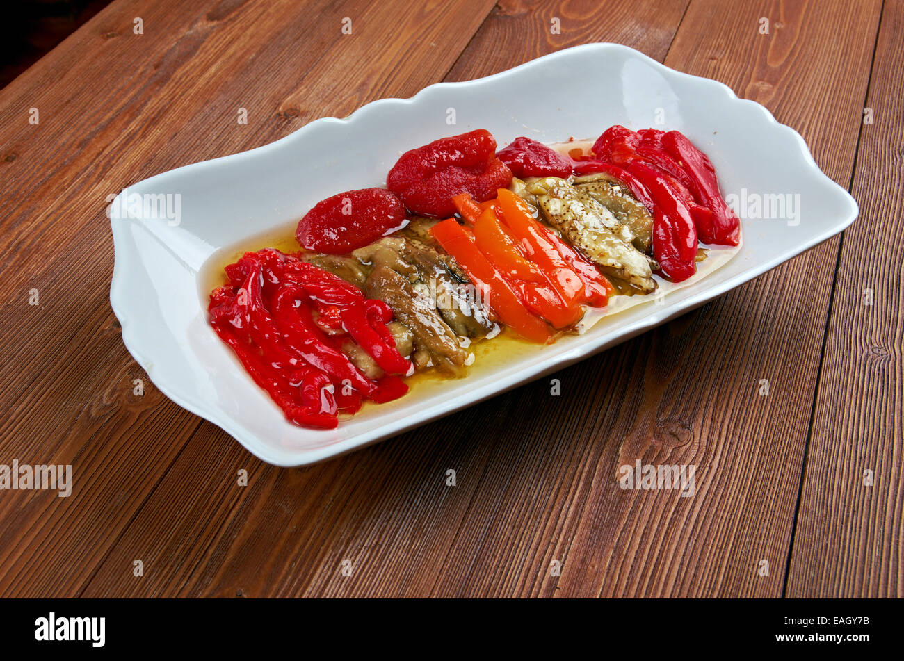 Escalivada - catalan traditionnel plat de légumes grillés fumé rôti de ...