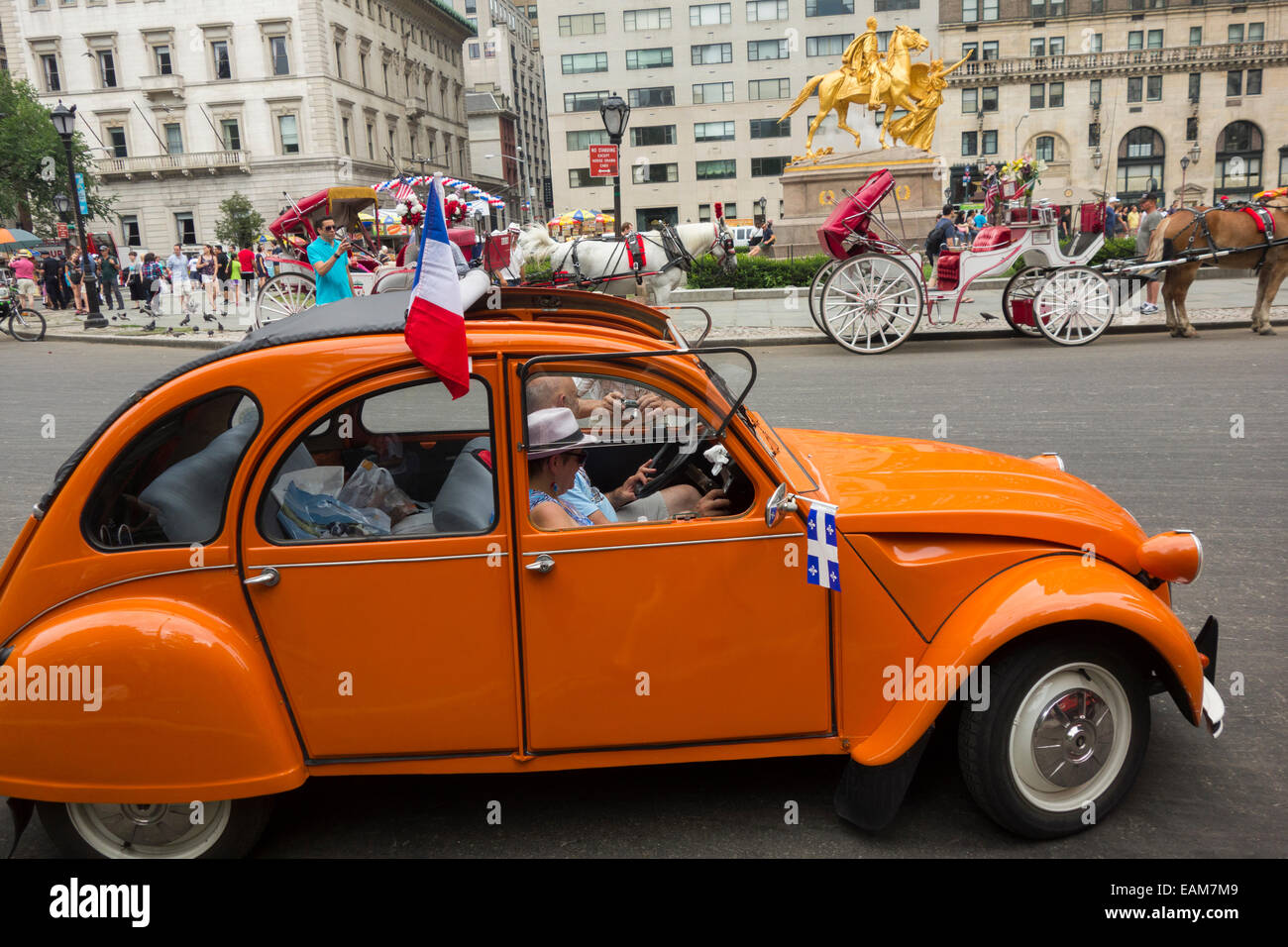 Citroen car show à la Bastille Day Parade à NEW YORK Photo Stock - Alamy