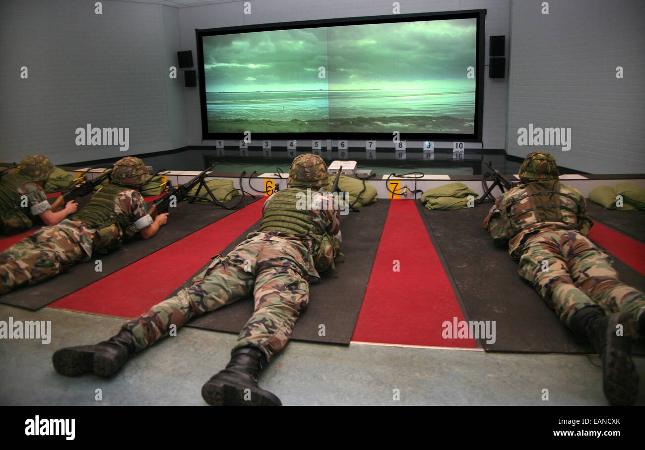 Military drill Banque de photographies et d’images à haute résolution ...
