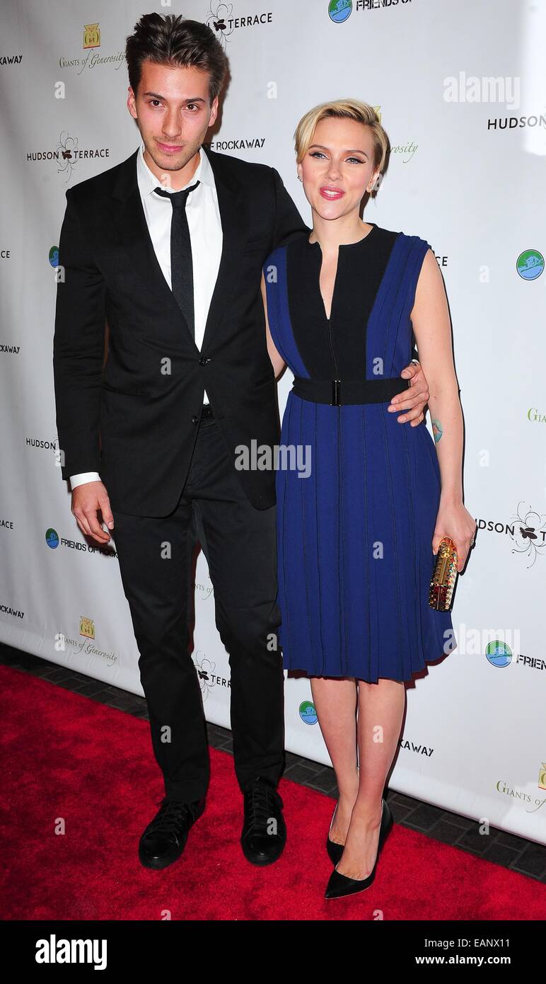 Hunter johansson and scarlett johansson Banque de photographies et d ...