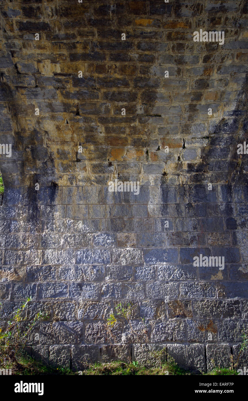Mur de pont Banque de photographies et d’images à haute résolution - Alamy