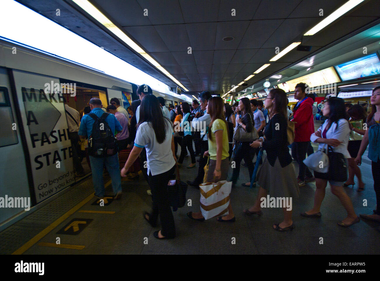 Heure de pointe du train Banque de photographies et d’images à haute ...