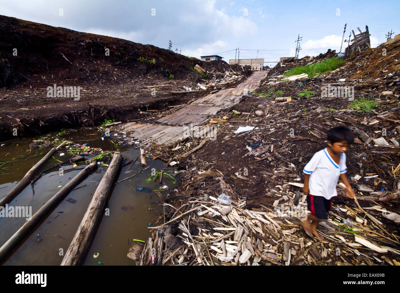 The amazon river pollution Banque de photographies et d’images à haute ...