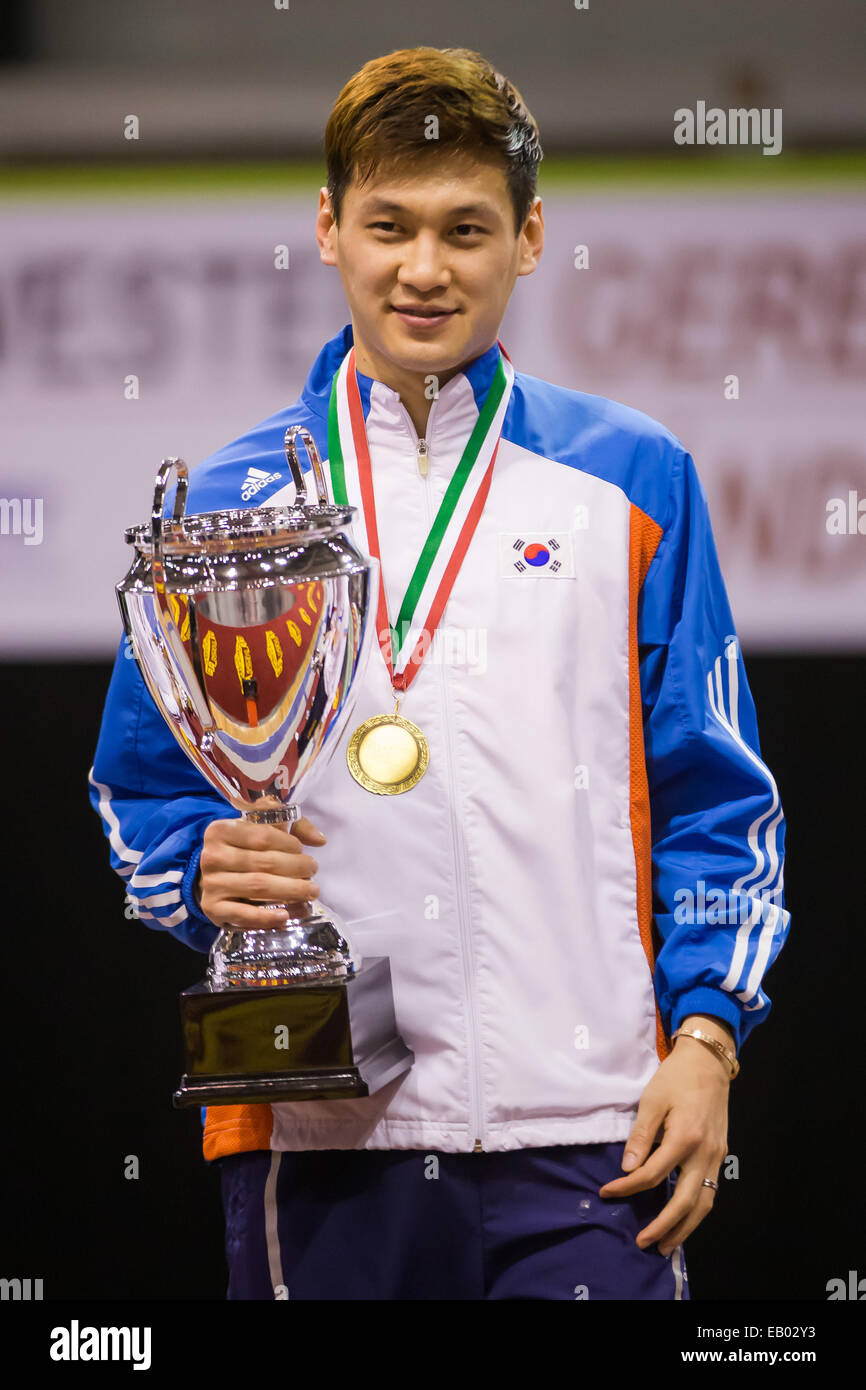 Budapest. 22 Nov, 2014. Bongil Gu de la Corée du Sud participe à la ...