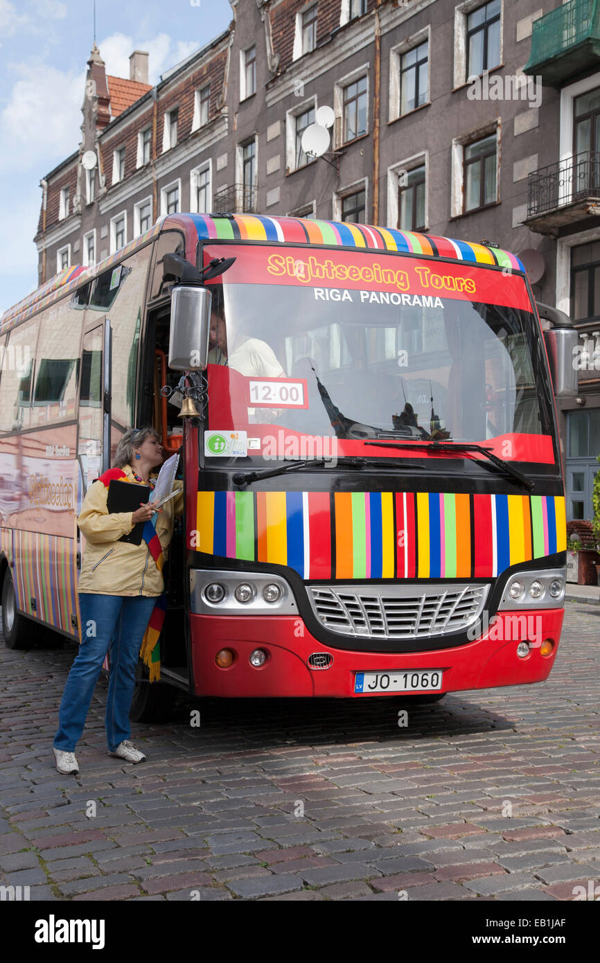Riga bus touristique riga Banque de photographies et d’images à haute ...