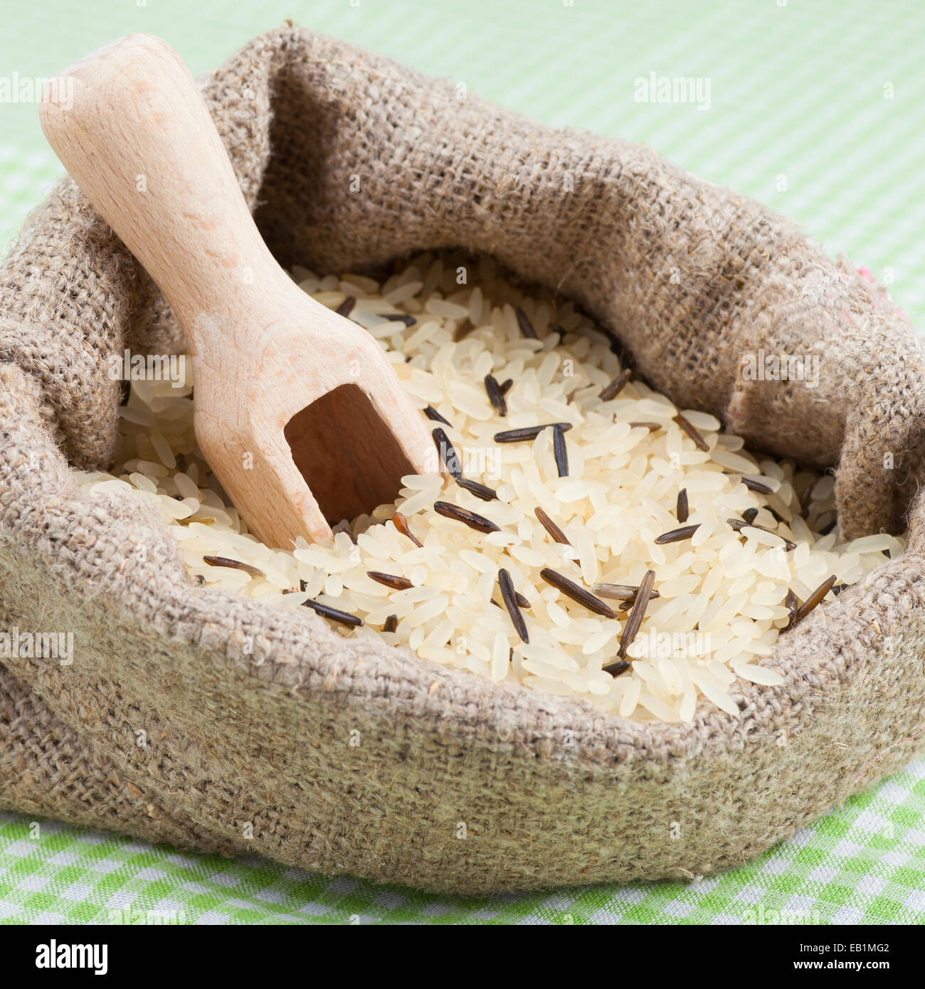 Sack of rice Banque de photographies et d’images à haute résolution - Alamy