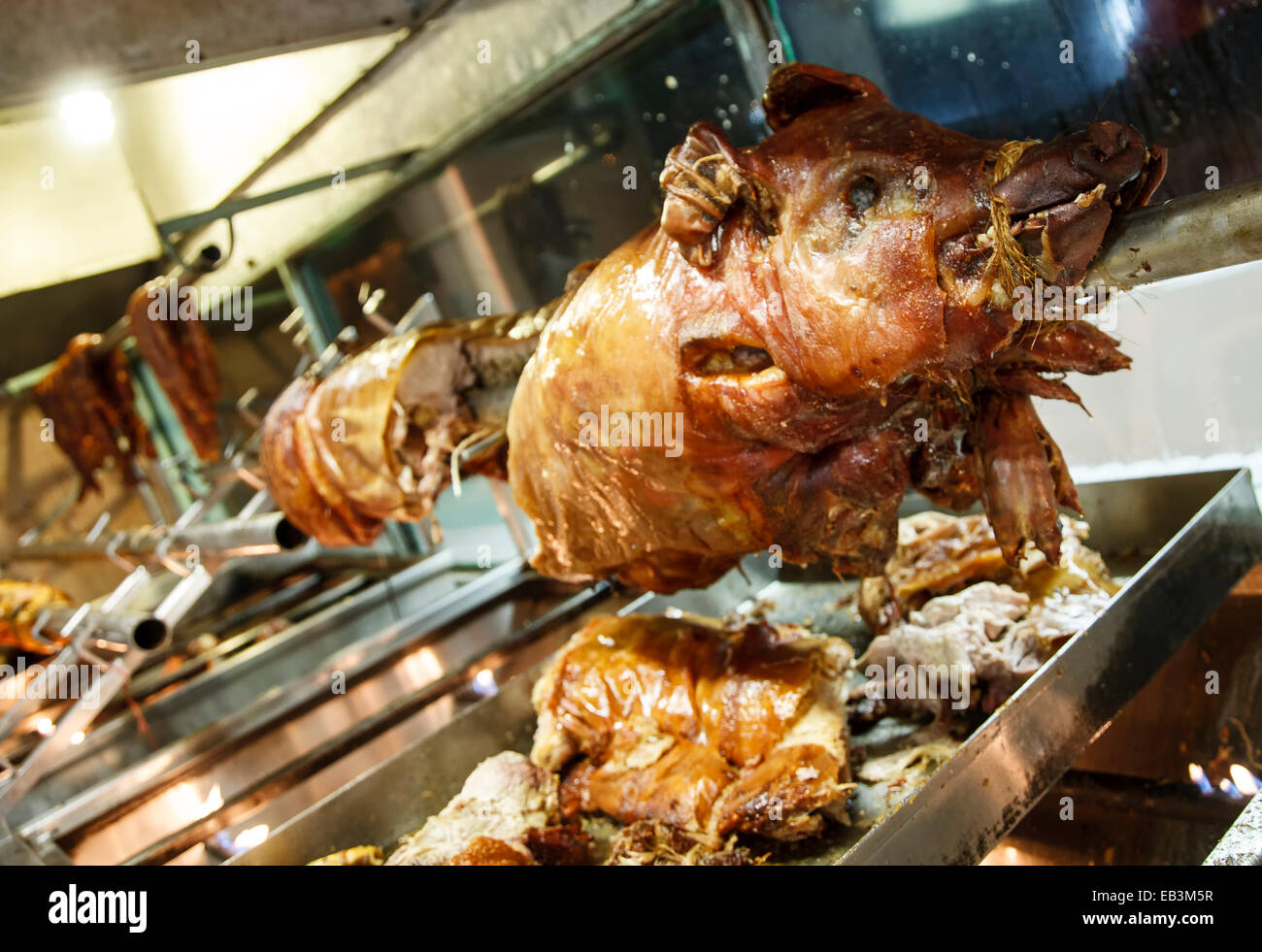 Lechon asado Banque de photographies et d’images à haute résolution - Alamy