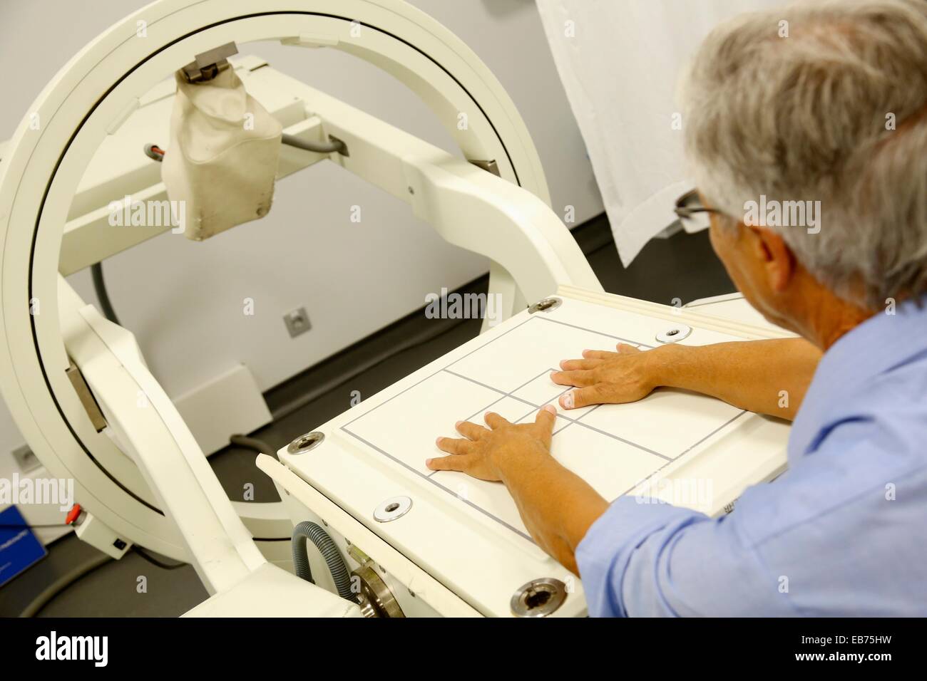 Scintigraphie scintigraphie mains essai de diagnostic formulaire est ...