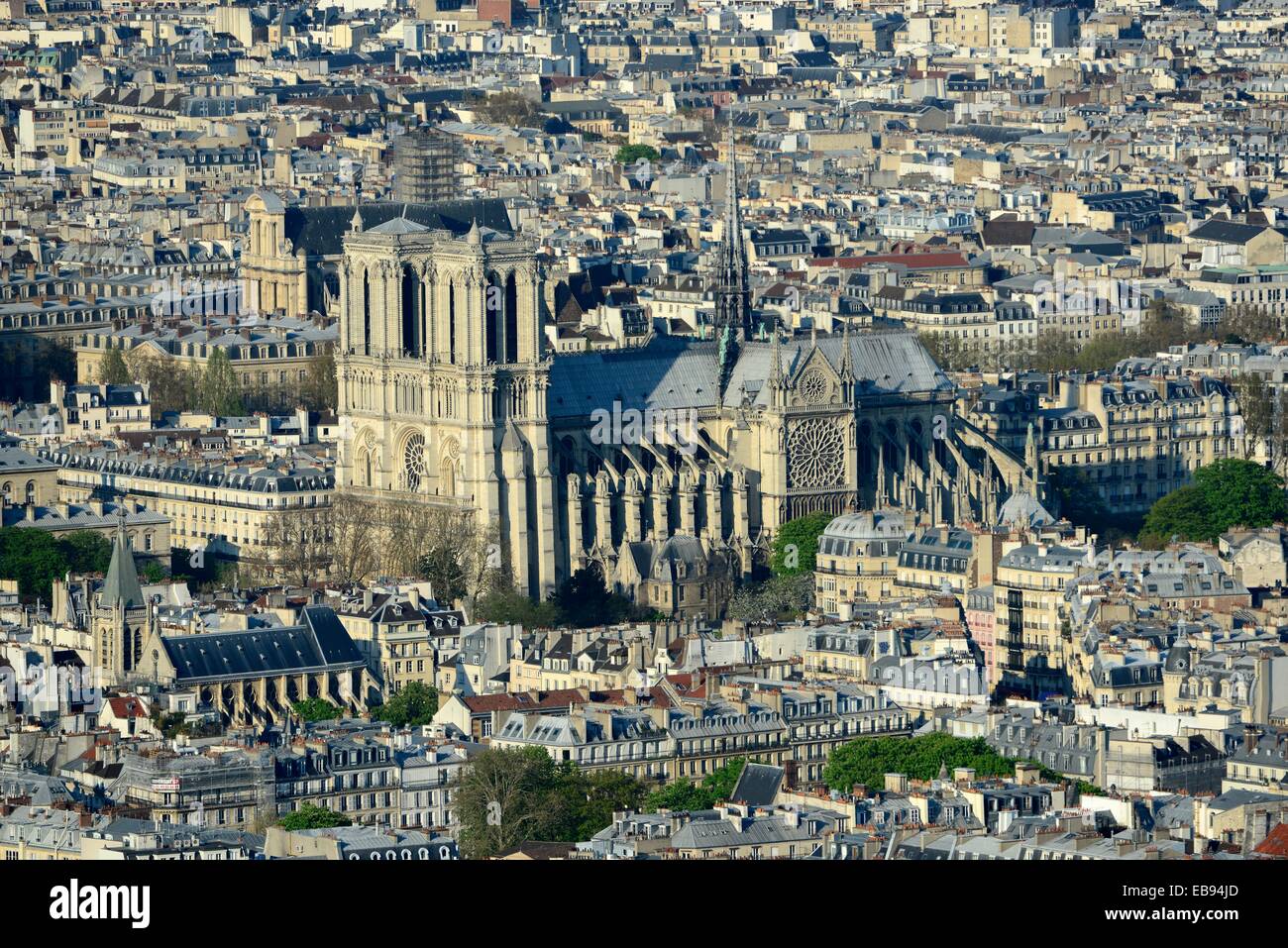 Vue aérienne de la Cathédrale Notre Dame de Paris,France,Europe Banque ... Vue aérienne de la Cathédrale Notre Dame de Paris,France,Europe Banque ...