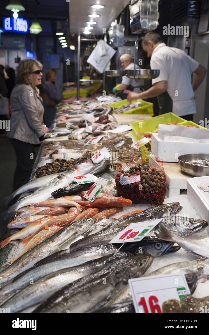 Marché aux poissons de santander Banque de photographies et d’images à ...