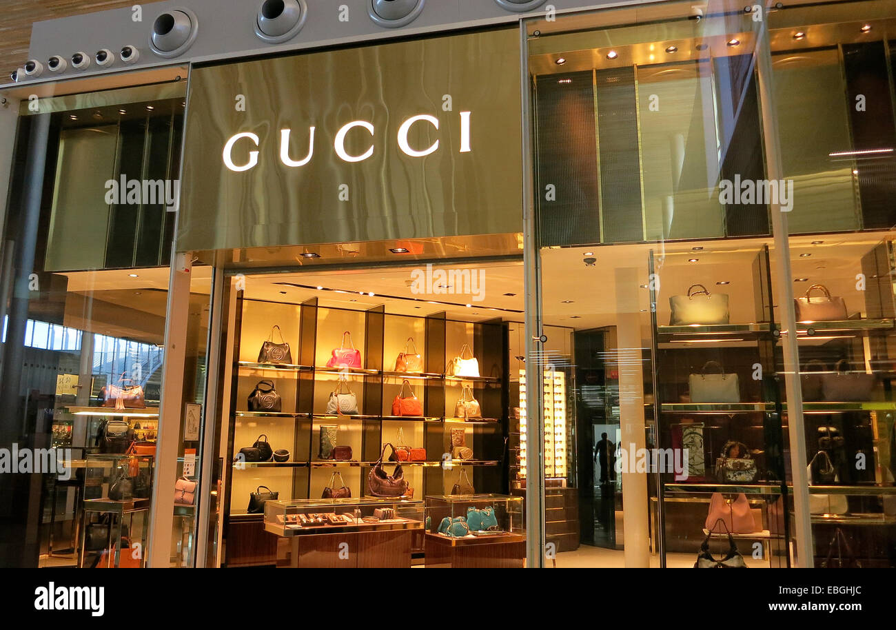 Boutique Gucci international Roissy Charles de Gaulle Paris France ...