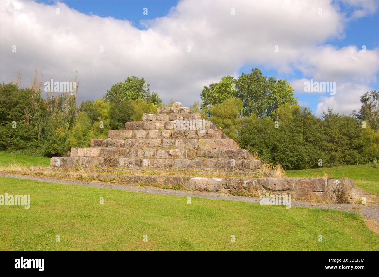 En fonction de la pyramide à épaulement Hogarth Park de Carntyne à ...