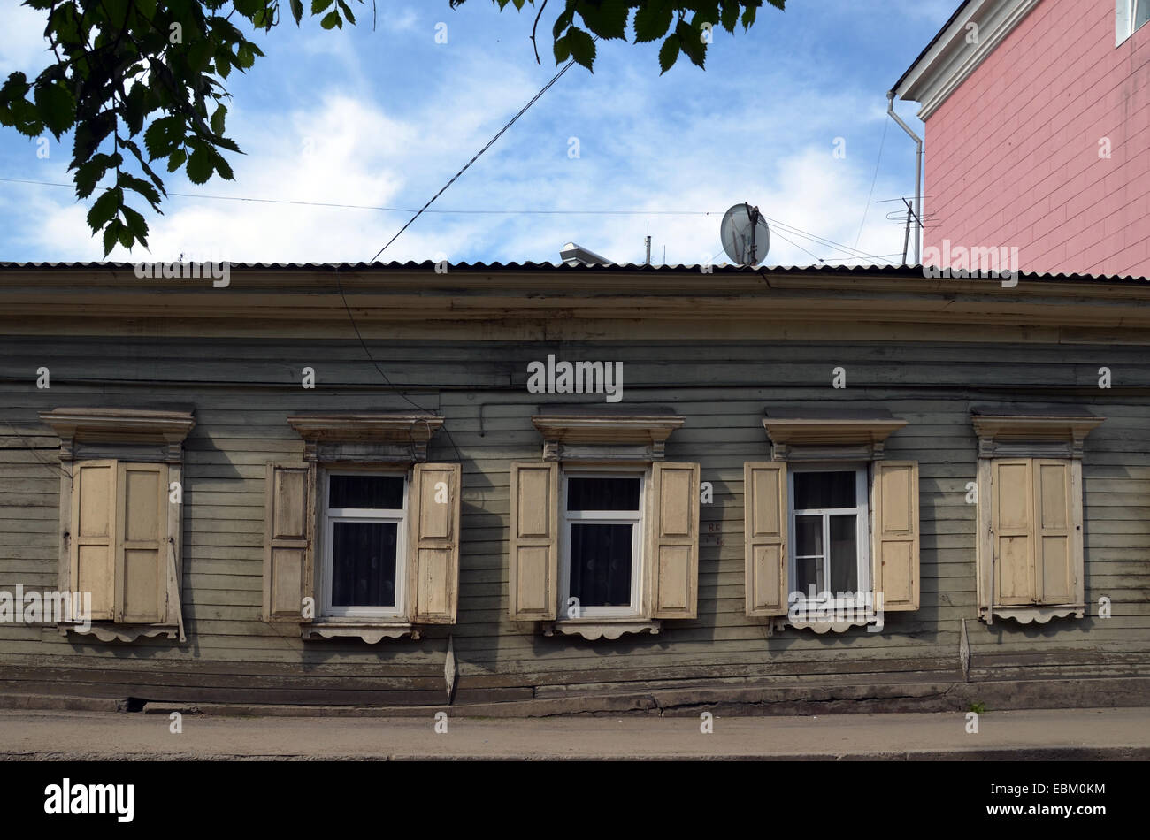 Isba en bois à Irkoutsk, en Sibérie Photo Stock - Alamy