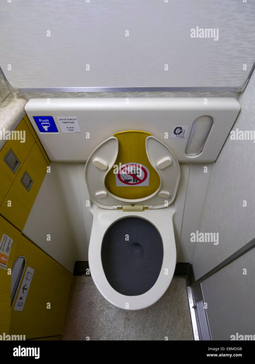 Airplane washroom toilet wc Banque de photographies et d’images à haute ...