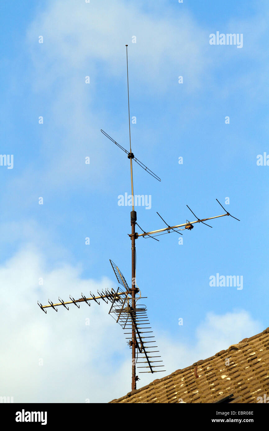 Antennes sur les toits Banque de photographies et d’images à haute ...